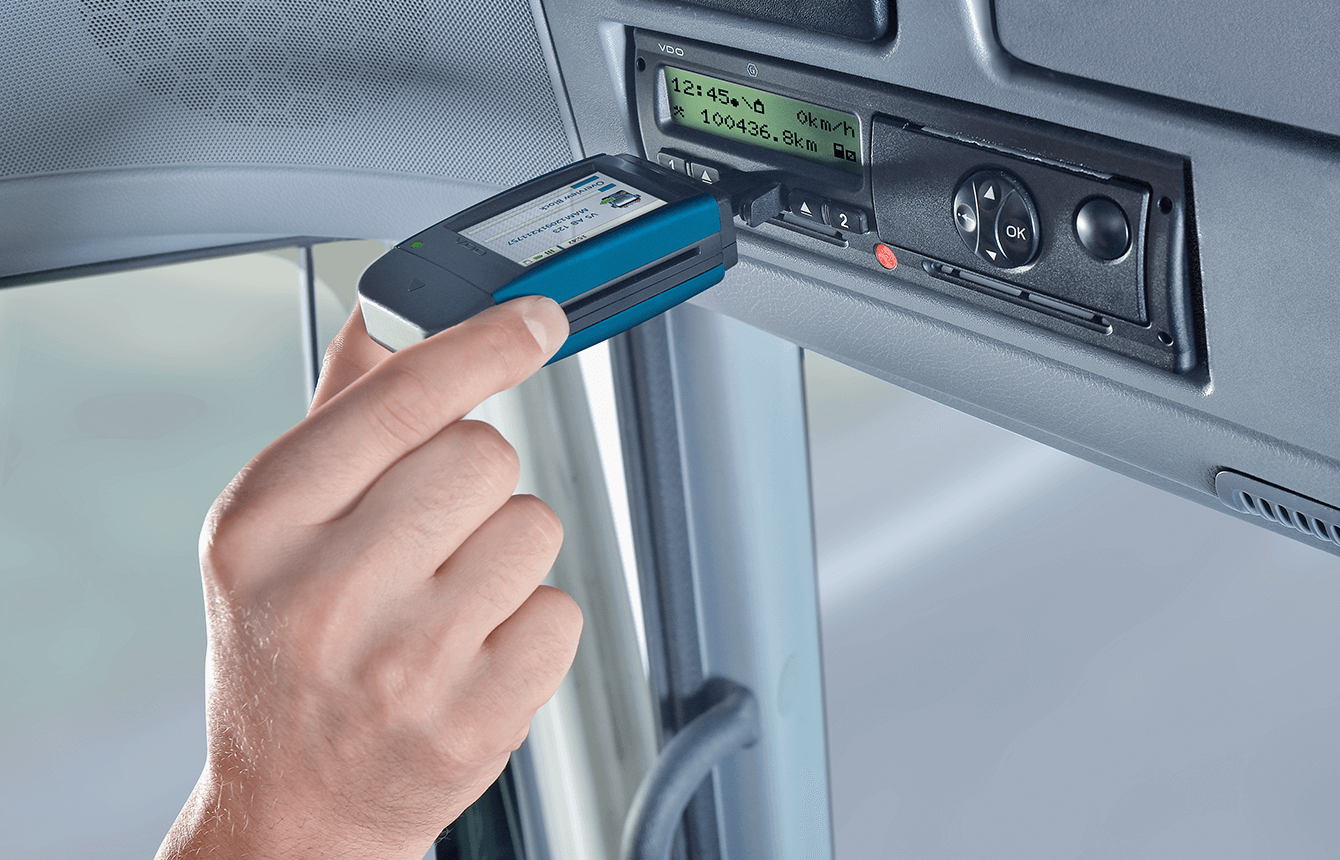 Reading the Digital Tachograph in the Vehicle
